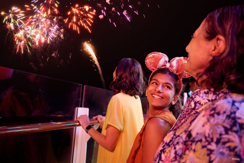 Kapal Pesiar Disney Suguhkan Show Kembang Api Spektakuler The Lion King