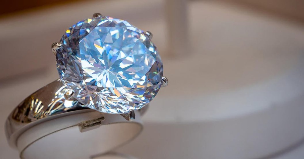 TV/Radio Host Gets Engaged While Vacationing in Australia