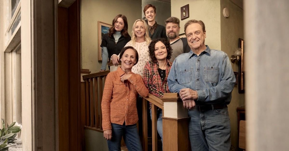 ‘The Conners’ Star Seemingly Reveals New Boyfriend in Holiday Photo ...