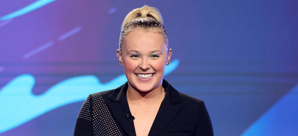 JoJo Siwa Debuts Shaved Head, Rainbow Mohawk