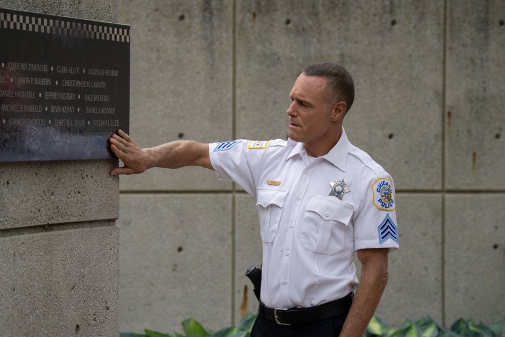‘Chicago P.D.’ Star Jason Beghe Talks Intelligence Unit’s Fate and ...