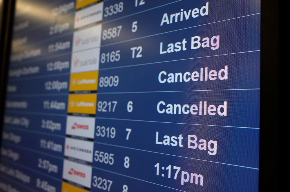 Mass airport chaos: 32,000 flights delayed or canceled since Saturday ...