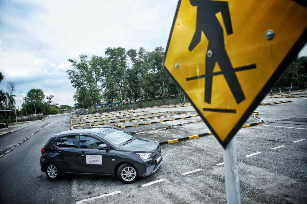 Satukan kelas teori lesen motor, kereta mudahkan urusan, jimat masa