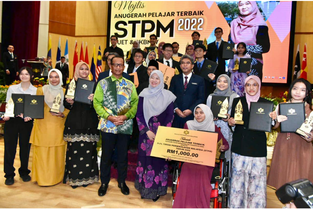 Senarai penuh 17 pelajar terbaik STPM 2022 peringkat kebangsaan