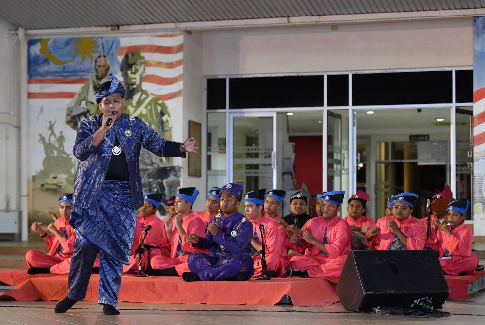 Pelajar OKU pertuturan jadi 'tok jogho' dikir barat