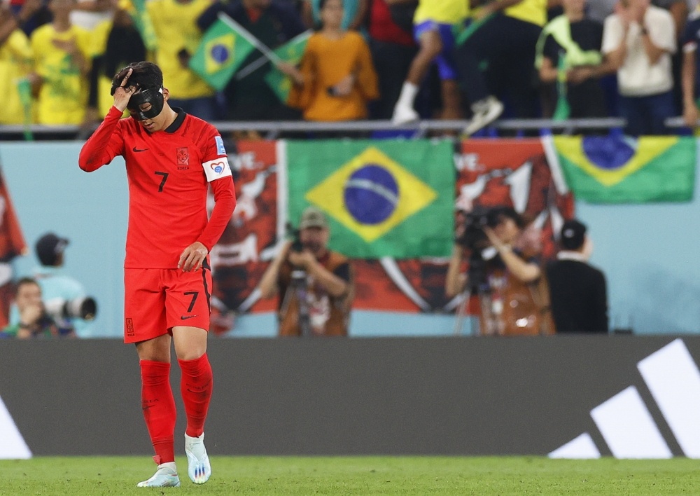 Captain Son Apologises After South Koreas Meek World Cup Exit
