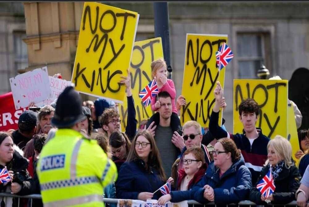 Anti-monarchists among UK protesters arrested before king's coronation