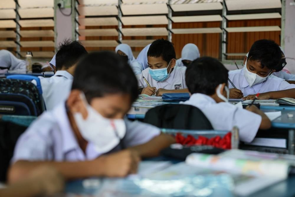 Police arrest students in JB after brawl over throwing eraser