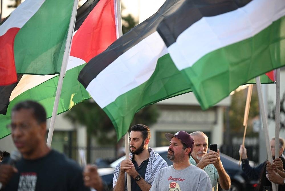Thousands take to streets of Iran capital in support of Palestinians Thousands take to streets of Iran capital in support of Palestinians