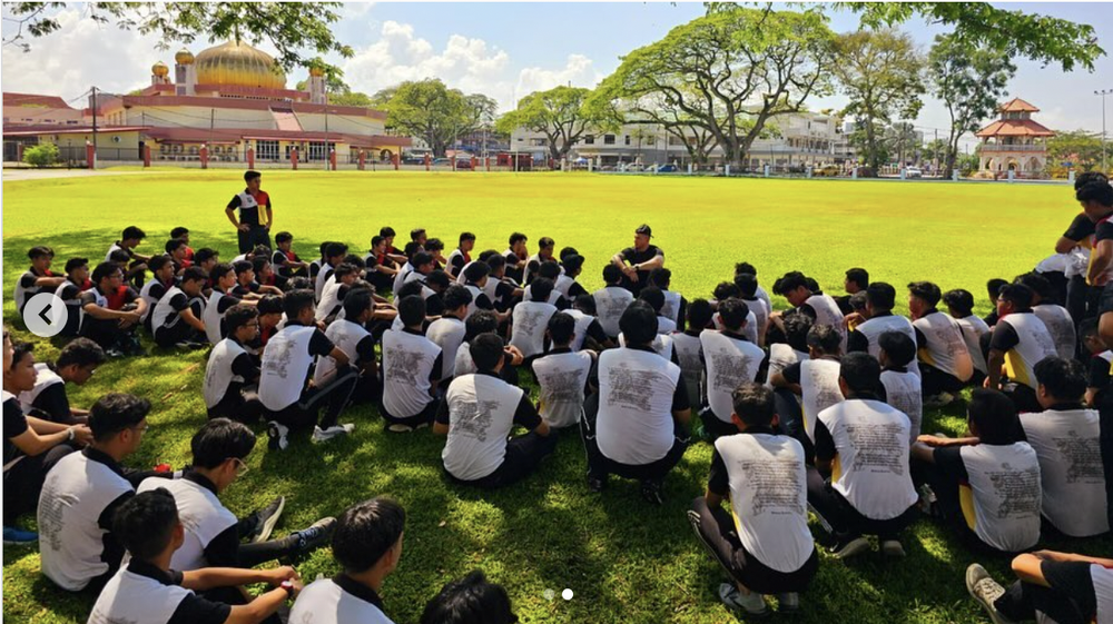Rugby World Cup icon Sonny Bill Williams meets MCKK students