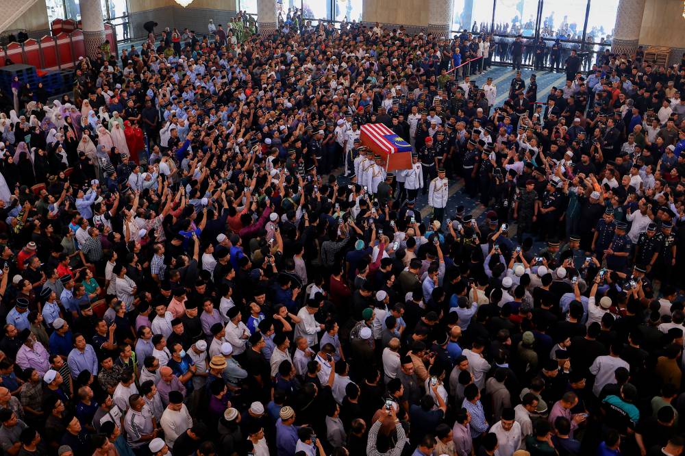 Tun Abdullah Ahmad Badawi laid o rest at Heroes’ Mausoleum