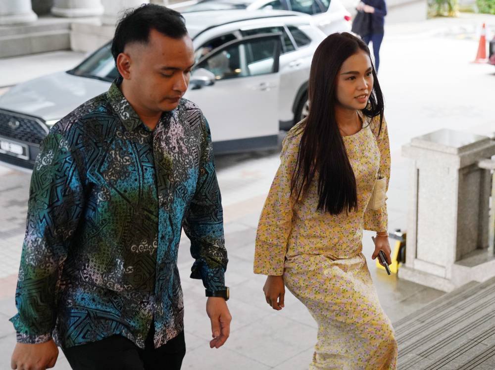 Bella Astillah supports Syed Saddiq at appeal hearing
