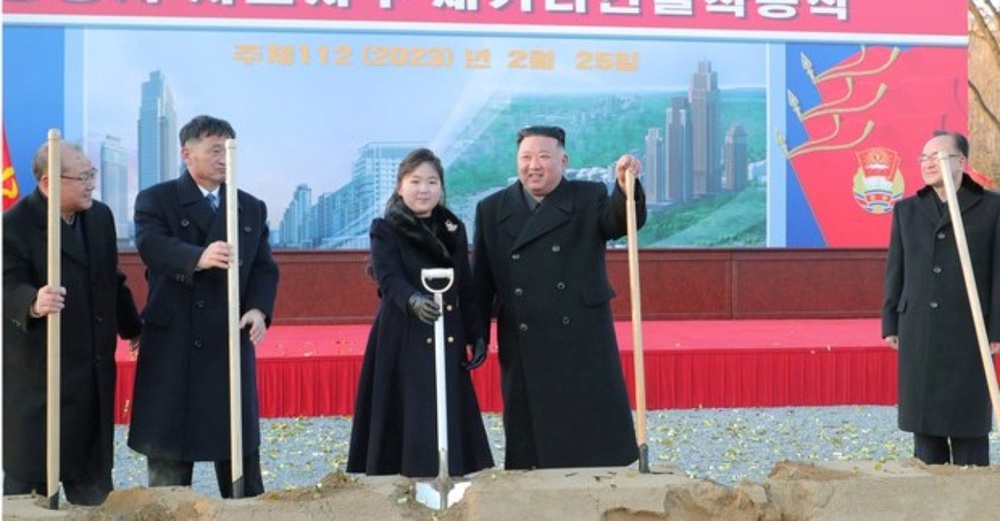 Penampilan Mewah Anak Kim Jong Un Buat Rakyat Korea Utara Tak Senang Duduk Penampilan Mewah Anak Kim Jong Un Buat Rakyat Korea Utara Tak Senang Duduk
