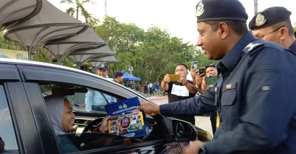 Orang Ramai Diingatkan Tidak Bermain Mercun Hingga Bahayakan Nyawa Awam