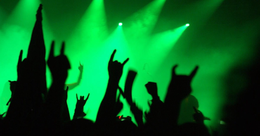 '90s Rock Legend Returns With First Solo Album: The Breeders' Kim Deal ...