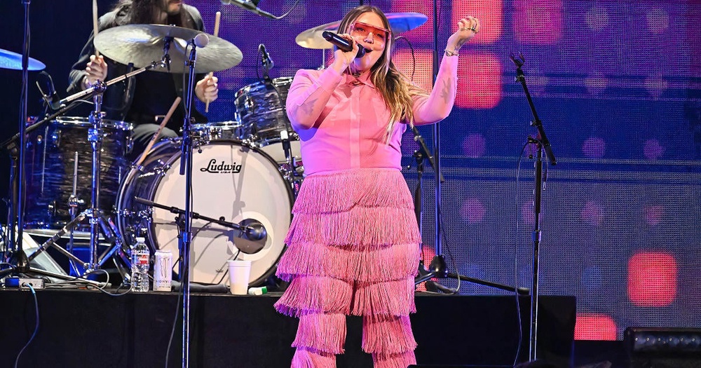 Grand Ole Opry Responds to Backlash Over Elle King's Drunken Dolly Parton Tribute Performance