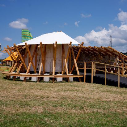 Glastonbury's mushroom mycelium pavilion explores sustainable stage design