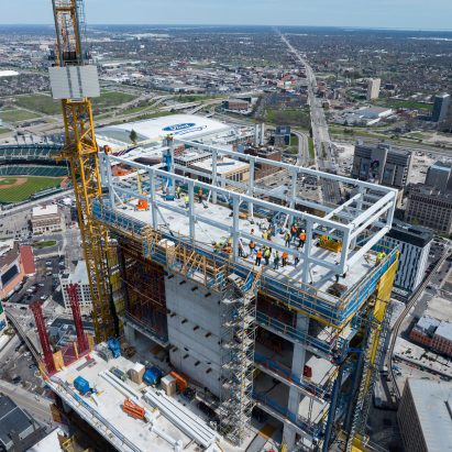 Detroit skyscraper becomes city's second-tallest building