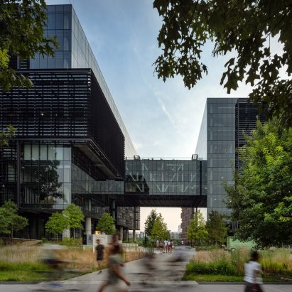Olson Kundig uses glass bridge to connect office buildings near Atlanta ...