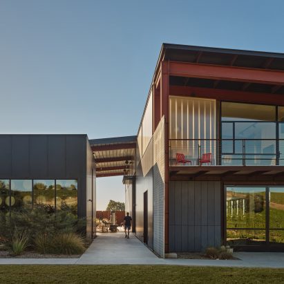 Clayton Korte creates "familiar yet exclusive" winery buildings in ...