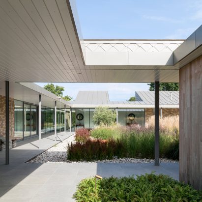 Nick Willson Architects organises rural Sussex home around steel-framed ...