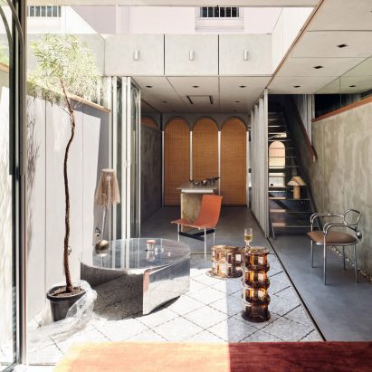 Terrace Mirage House "seamlessly blends indoor and outdoor areas"
