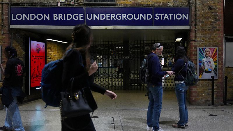 UK Tube strike: Train drivers earn more than barristers and judges