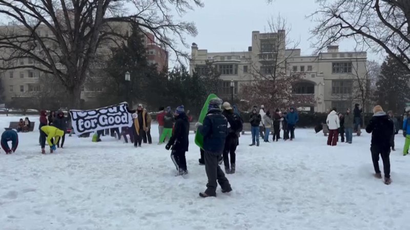 DC revelers enjoy snowball fight, carry ICE banner as U.S. experiences ...