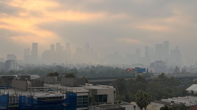 Smoke blankets Melbourne as Otways fire bears down on town