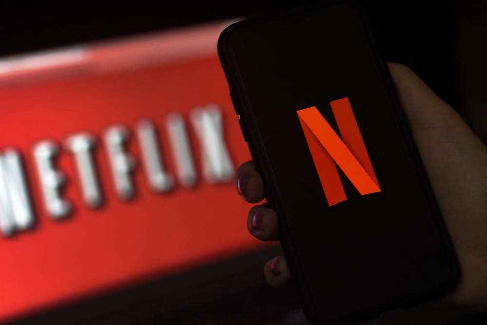 Netflix down: Thousands of users complain globally as they face login ...