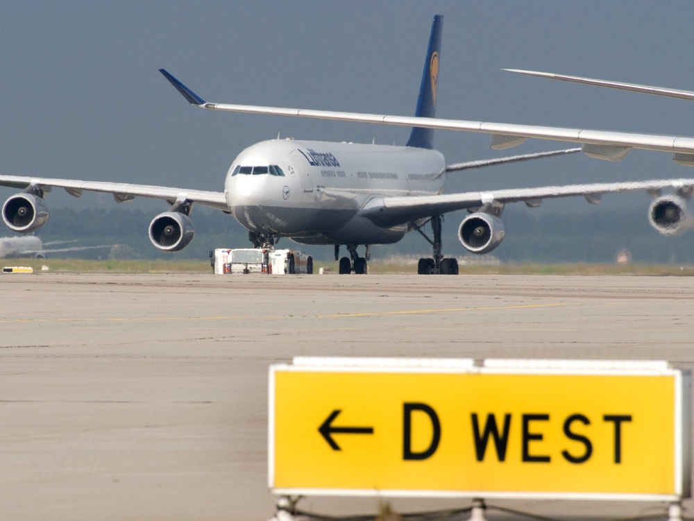 Lufthansa strike to hit 200,000 passengers as ground staff walk out Lufthansa strike to hit 200,000 passengers as ground staff walk out