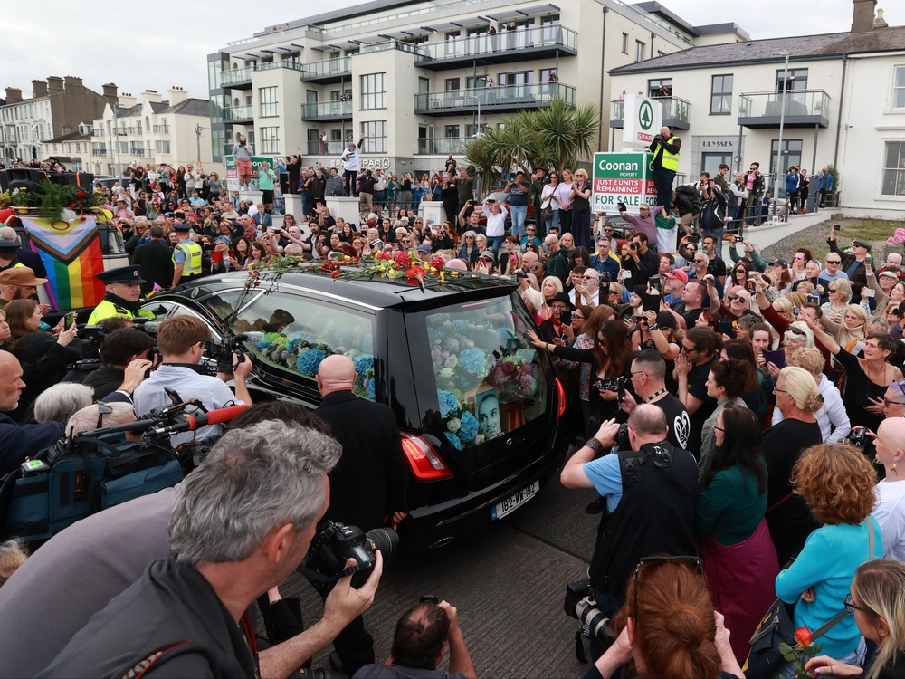 Sinead O’Connor honoured in ‘moving’ Bray funeral as fans line streets ...