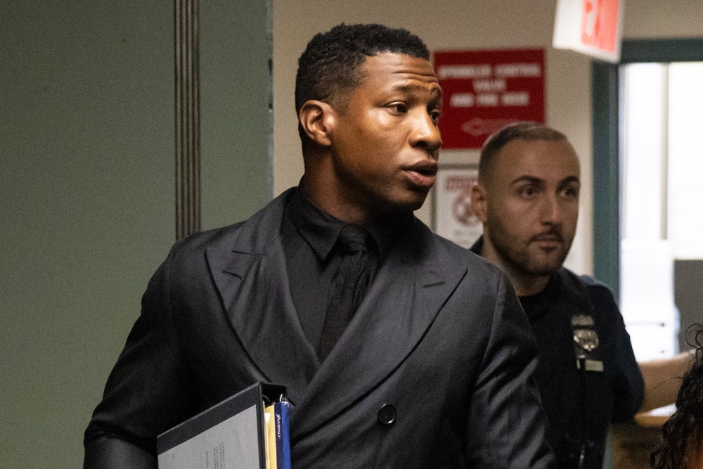 Grace Jabbari is seen chasing Jonathan Majors after alleged assault in ...