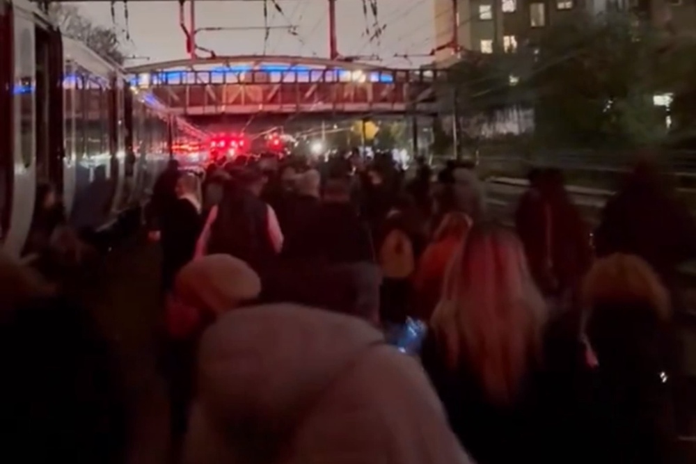 Stranded Paddington commuter describes ‘wartime’ evacuation as ‘surreal’