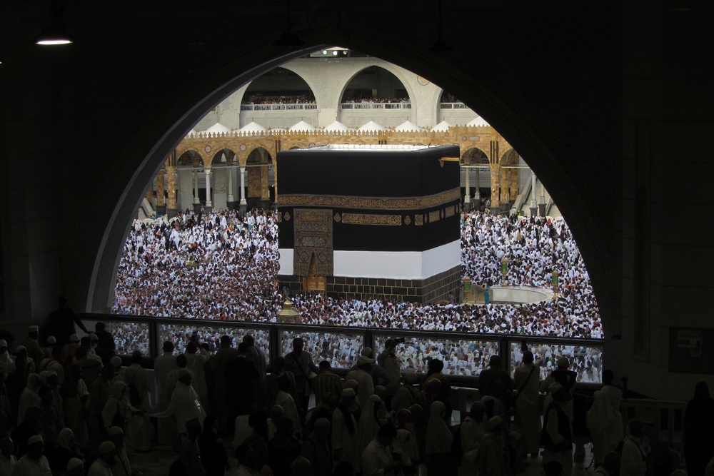 Watch live: Muslim worshippers gather for Friday prayers in Mecca ...