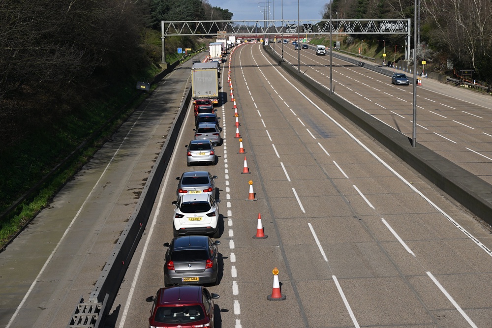 M25 closure – live: Traffic building as five-mile stretch closed to ...
