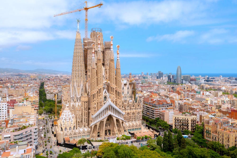 Barcelona’s Sagrada Familia church will be completed in 2026 – more ...