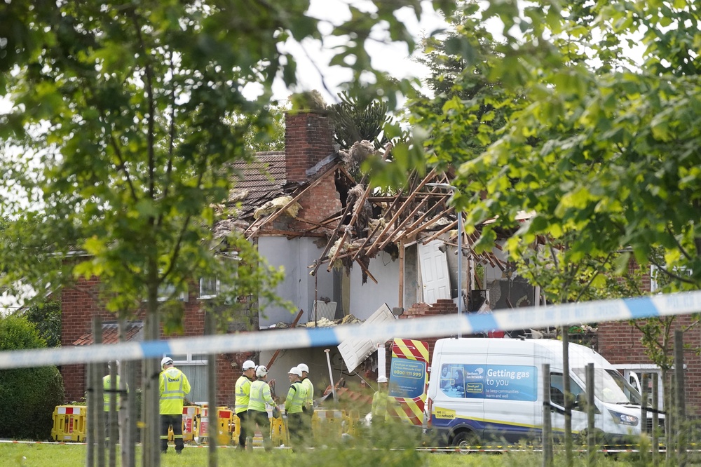 ‘Badly burned’ man pulled from wreckage of house by hero neighbours ...