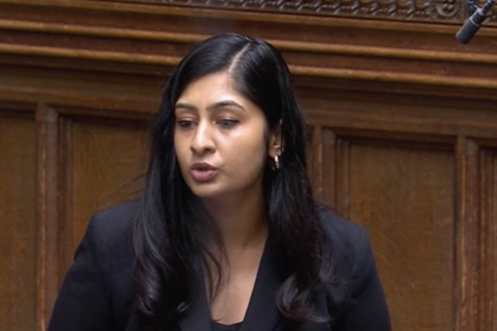 Ex-Labour MP challenges Reeves over £150k salary and ‘freebie’s after ...