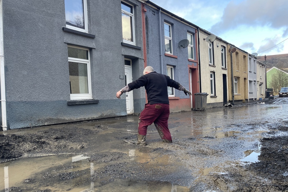 Met Office Issues New Uk Weather Warnings For Rain With Further