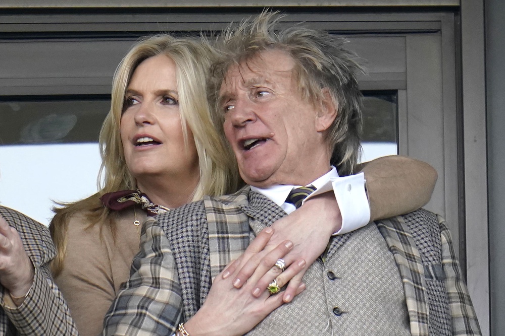 Penny Lancaster tells husband Rod Stewart he’s never allowed near ...