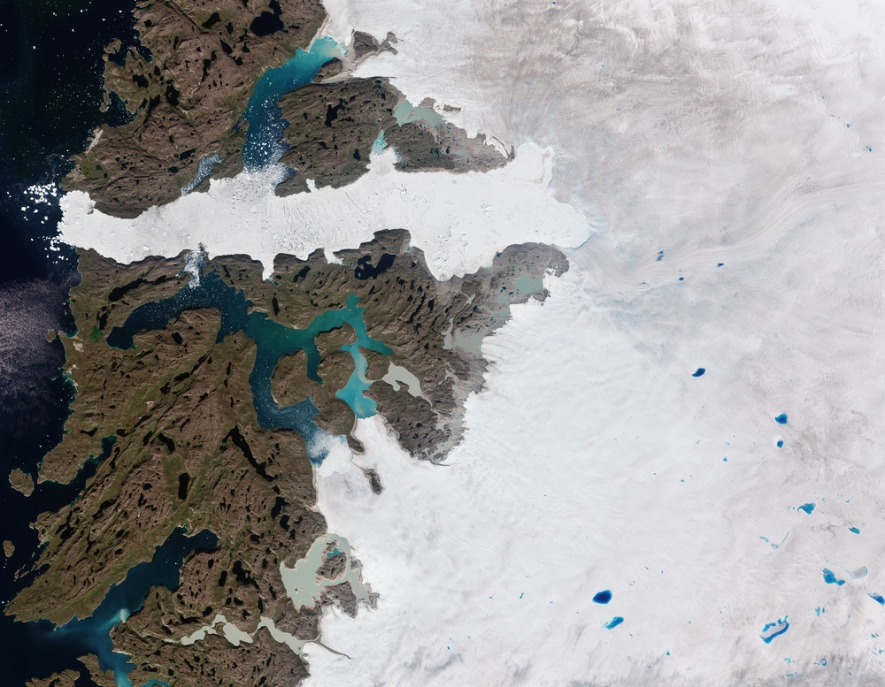 Incredible satellite images show Greenland’s massive ice sheet melting Incredible satellite images show Greenland’s massive ice sheet melting