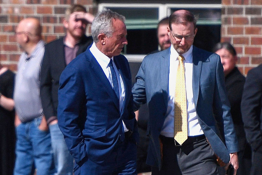 Video shows doctor with measles treating kids. RFK Jr later praised him as an ‘extraordinary’ healer