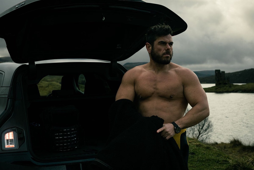 I tried a two-move bodyweight workout from endurance swimmer Ross Edgley, and it was ...