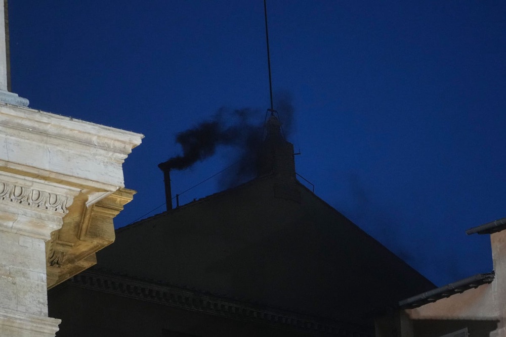 Black smoke confirms no pope elected in first conclave voting round
