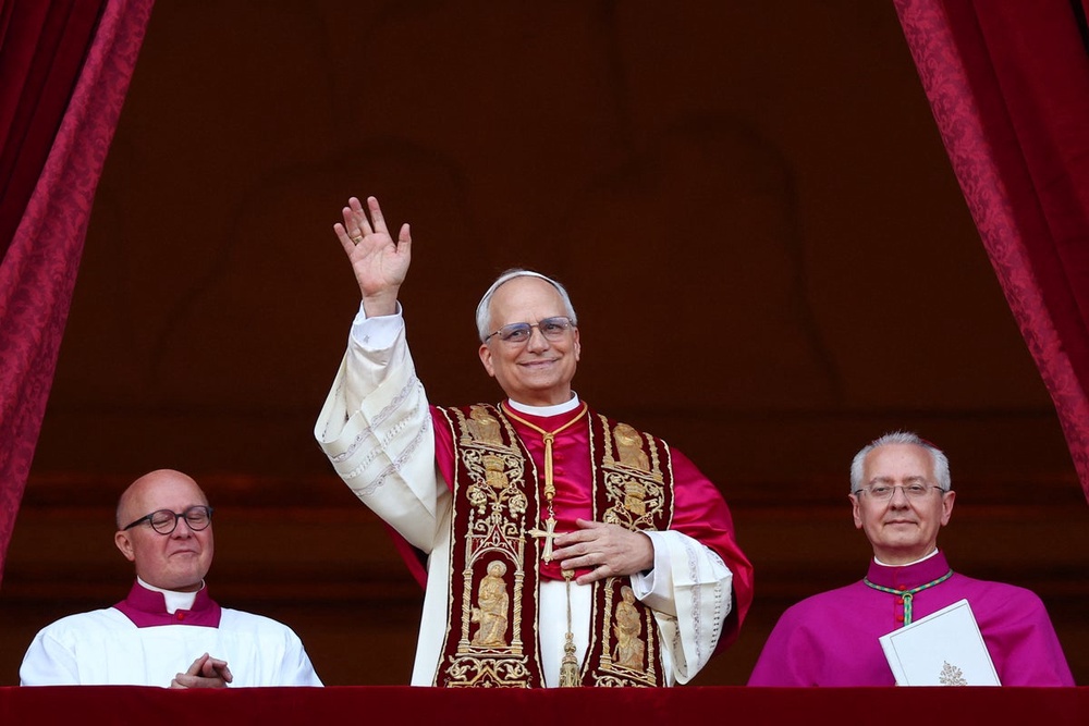 Pope Leo XIV live: First American pontiff Robert Prevost takes Catholic Church helm amid ...