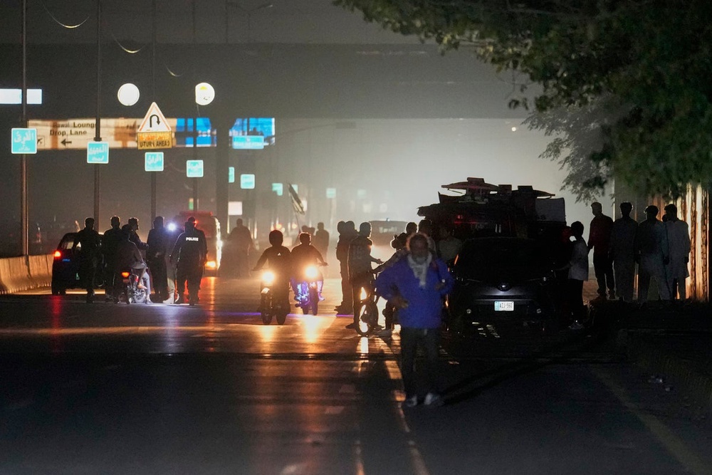 India-Pakistan latest: Pakistan launches retaliation strikes after ...