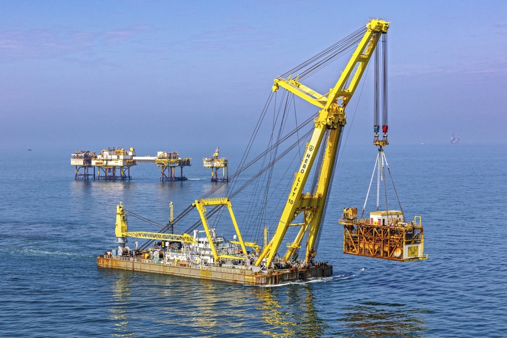 Work to recover Mike Lynch’s sunken superyacht paused after diver’s death