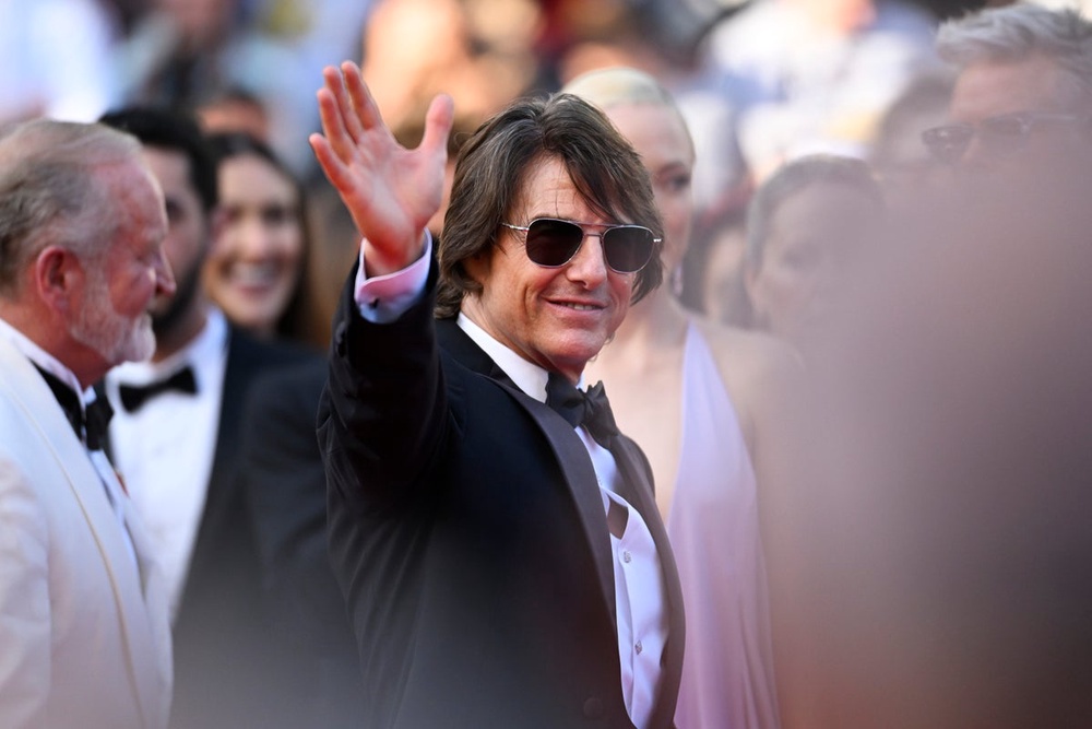 Tom Cruise receives nearly 8-minute standing ovation at Cannes premiere ...