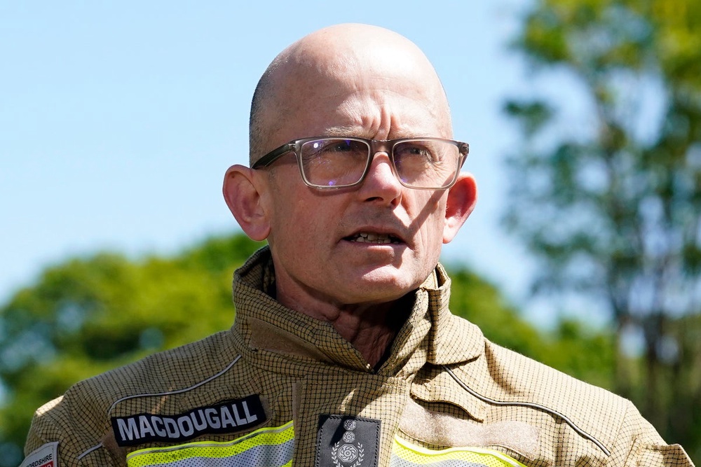 Watch: Oxfordshire fire chief tears up in tribute to colleagues who ...
